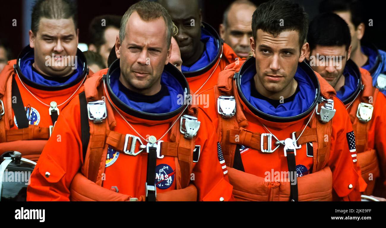 USA. Bruce Willis and Ben Affleck in a scene from the (C)Buena Vista ...