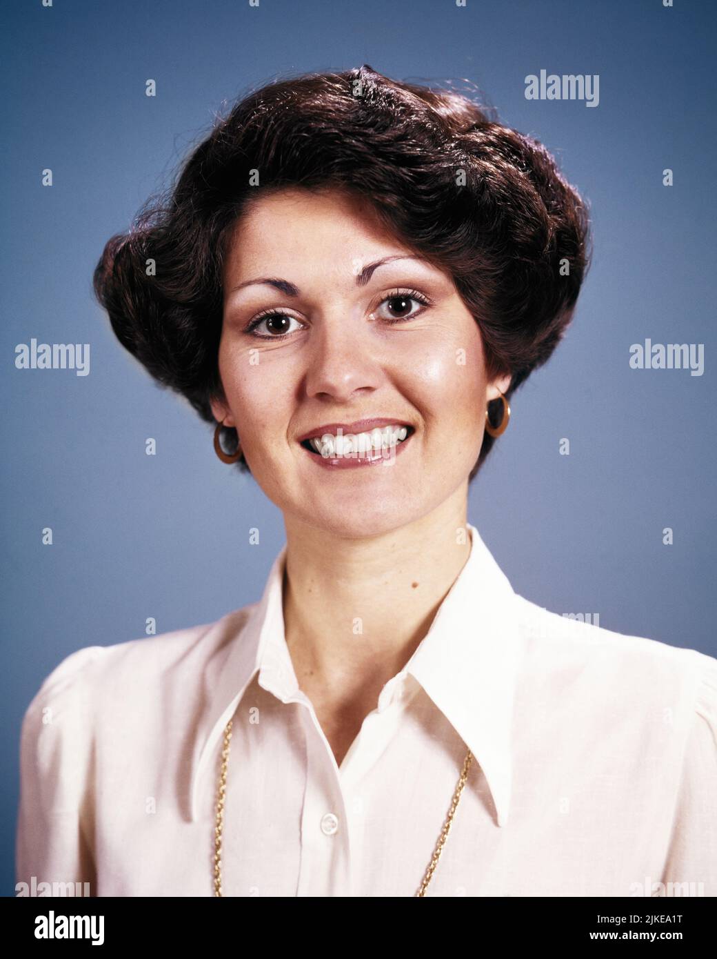 Woman head vintage 1970s hi-res stock photography and images - Alamy