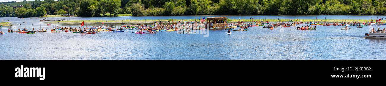Wausau, Wisconsin, USA, July, 30, 2022: 8th Annual Paddle Pub Crawl on ...