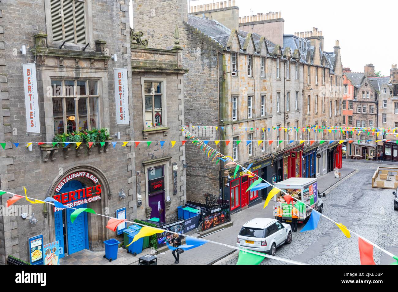 Victoria street scottish architecture hi-res stock photography and ...