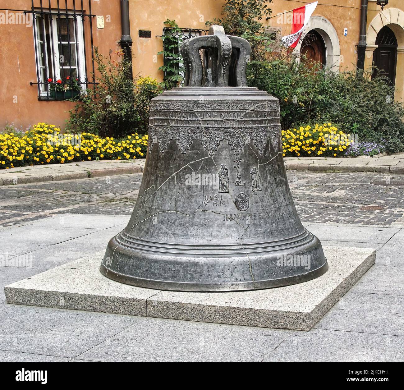 Some details of Warsaw, (Poland) with its very varied architecture ...