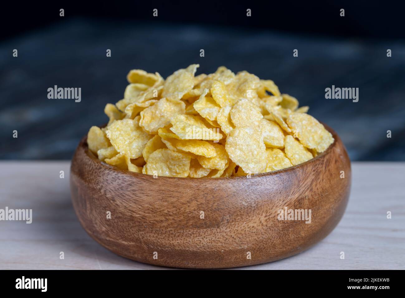 dry breakfast corn flakes of yellow color, preparation of corn dry ...
