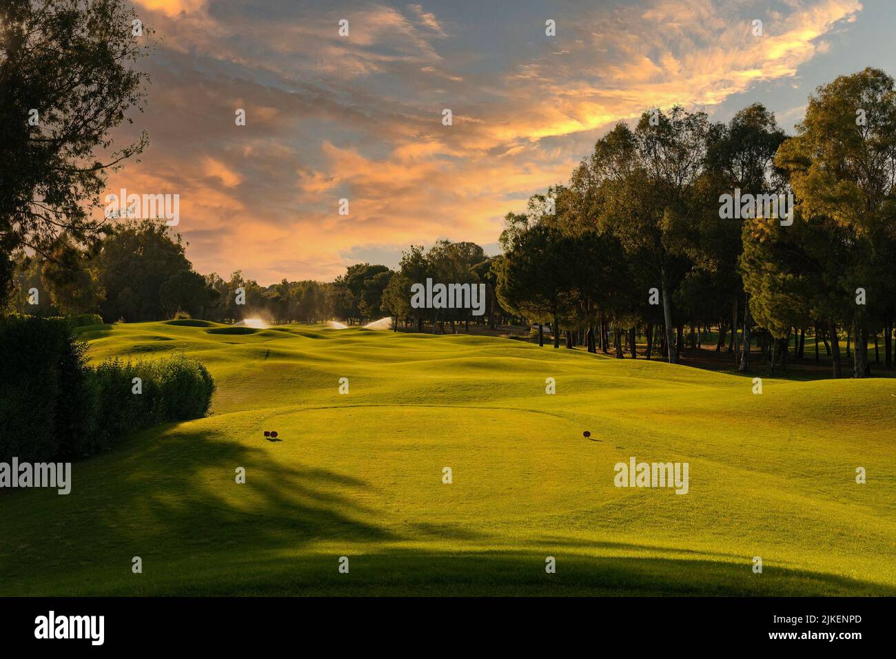 Golf playing over water hi-res stock photography and images - Alamy