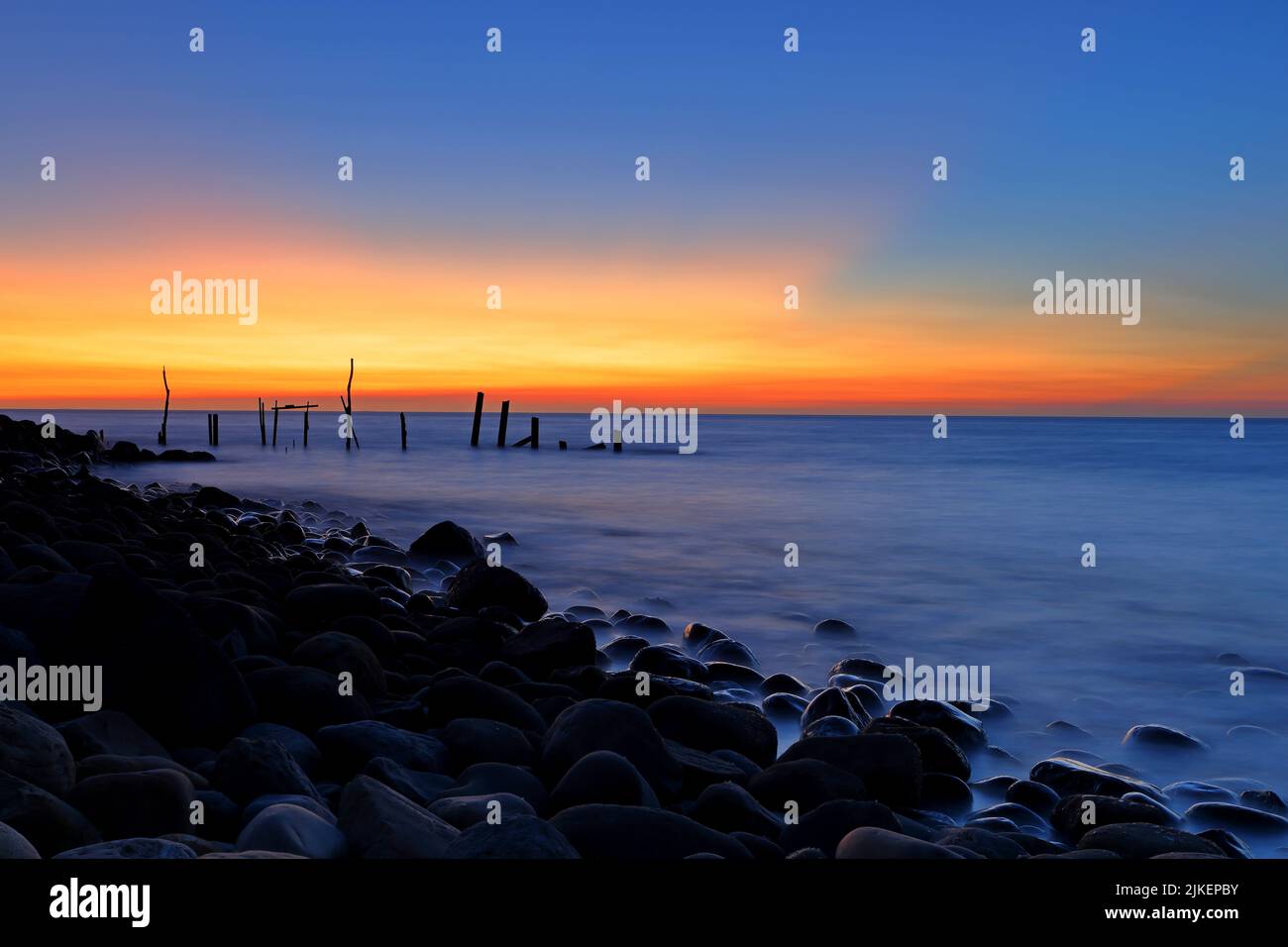 Sunset at Xucuogang Wetlands, heaven for migratory birds in Dayuan ...