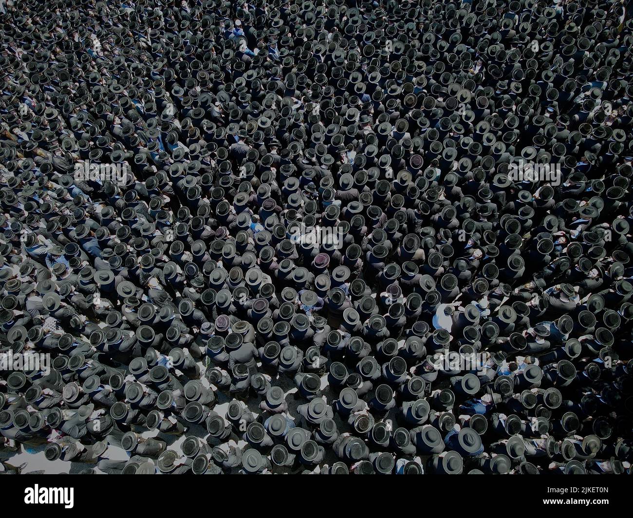 Aerial view audience crowd audience hi-res stock photography and images ...