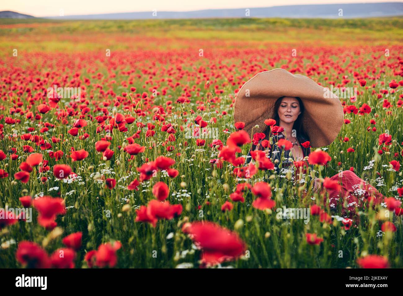 Poppy wearing girl hi-res stock photography and images - Alamy