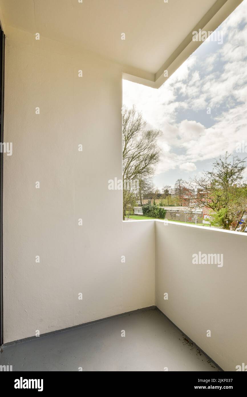 Narrow brick house hi-res stock photography and images - Alamy