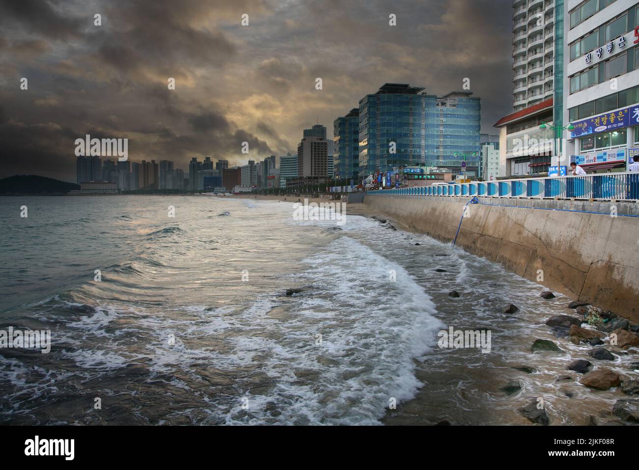 Gwangalli beach in busan night hi-res stock photography and images - Alamy