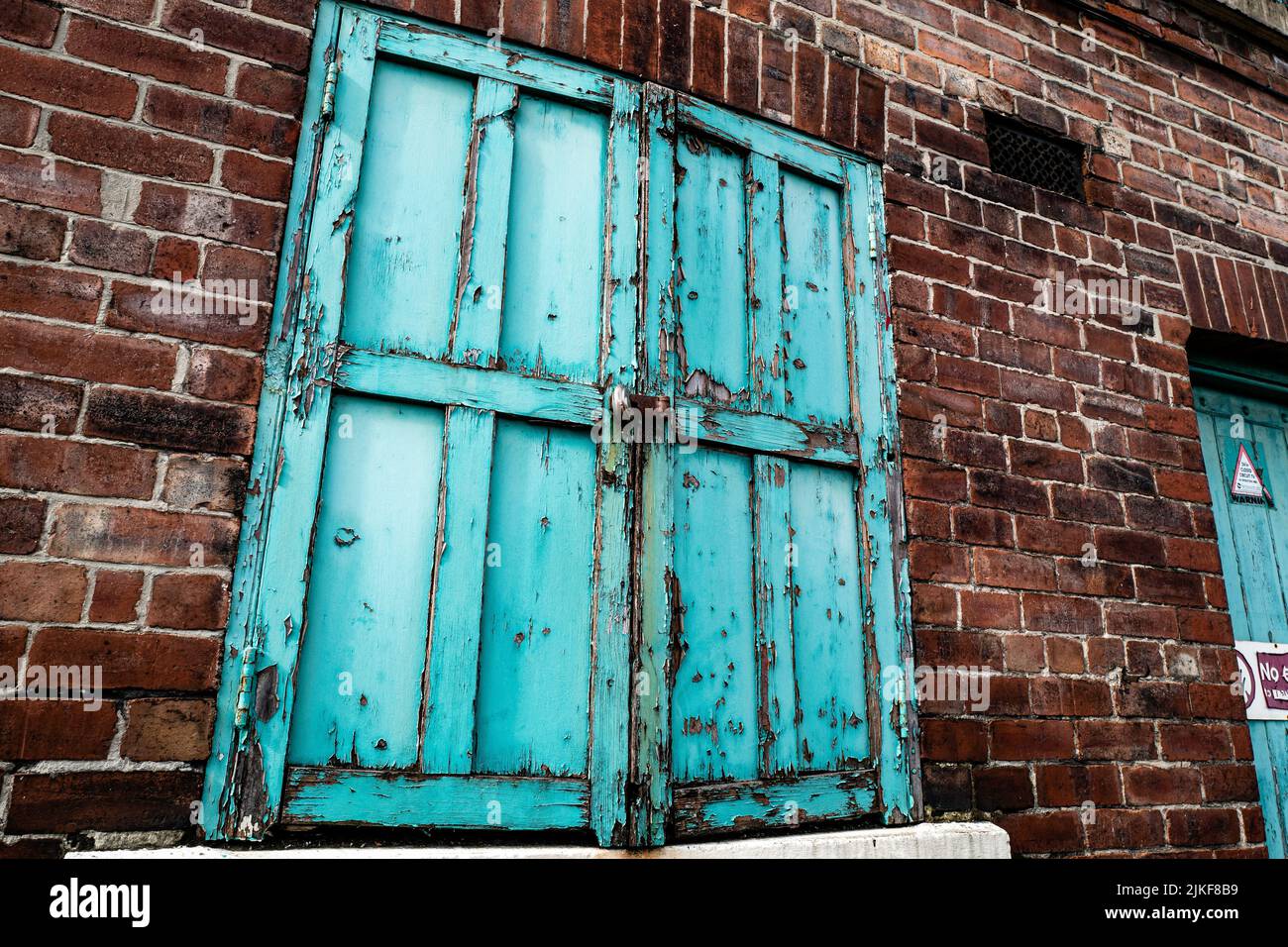 Shutters on buildings hi-res stock photography and images - Alamy