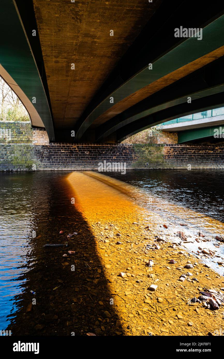 Water flowing under bridge hi-res stock photography and images - Alamy