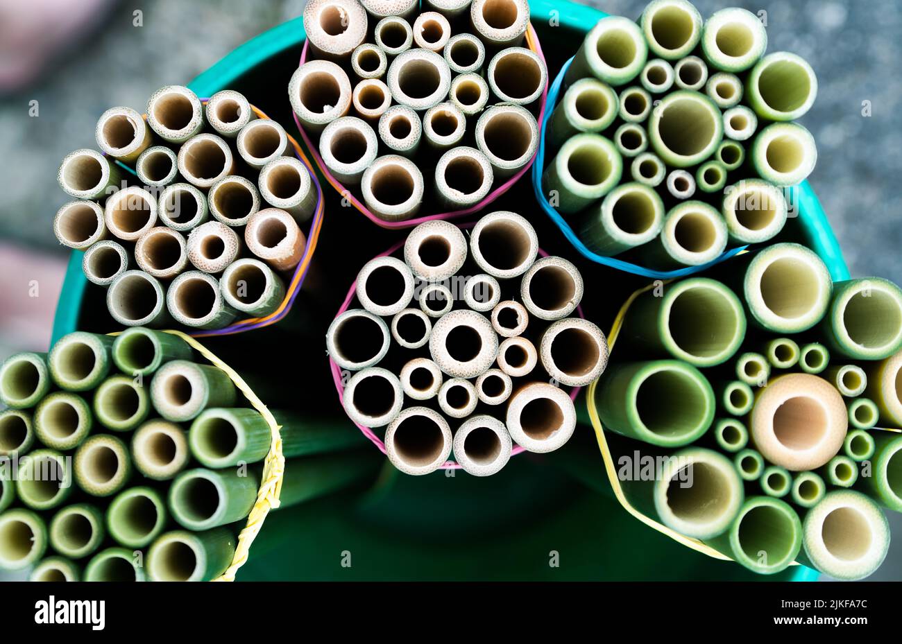 Sustainable straws hi-res stock photography and images - Alamy