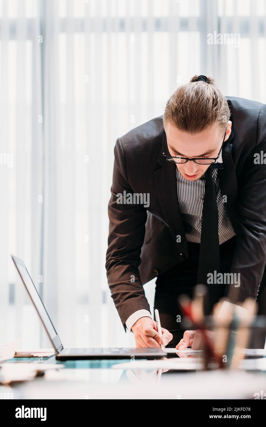 Business ideas writing hi-res stock photography and images - Alamy