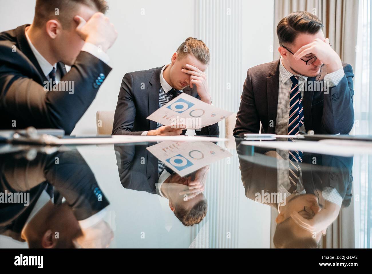 business failure bankruptcy stressed defeated team Stock Photo - Alamy