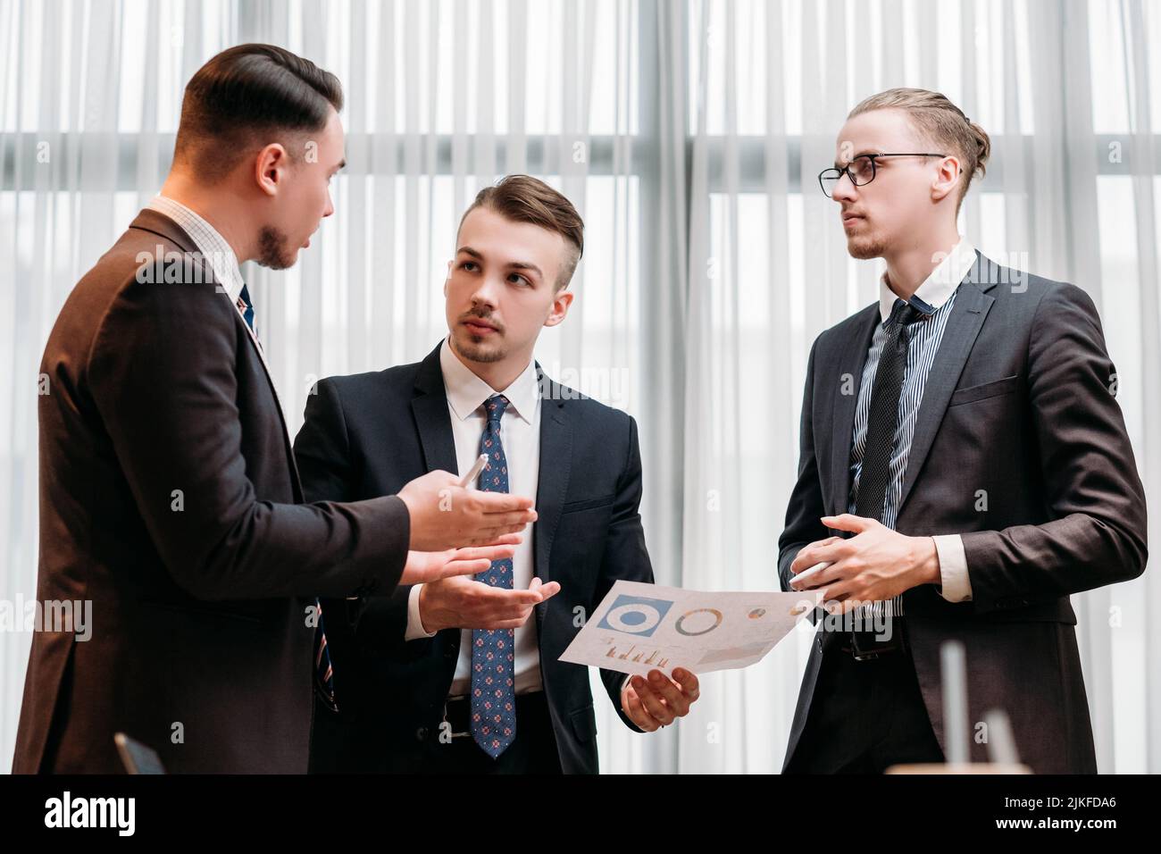 Boss briefing hi-res stock photography and images - Alamy