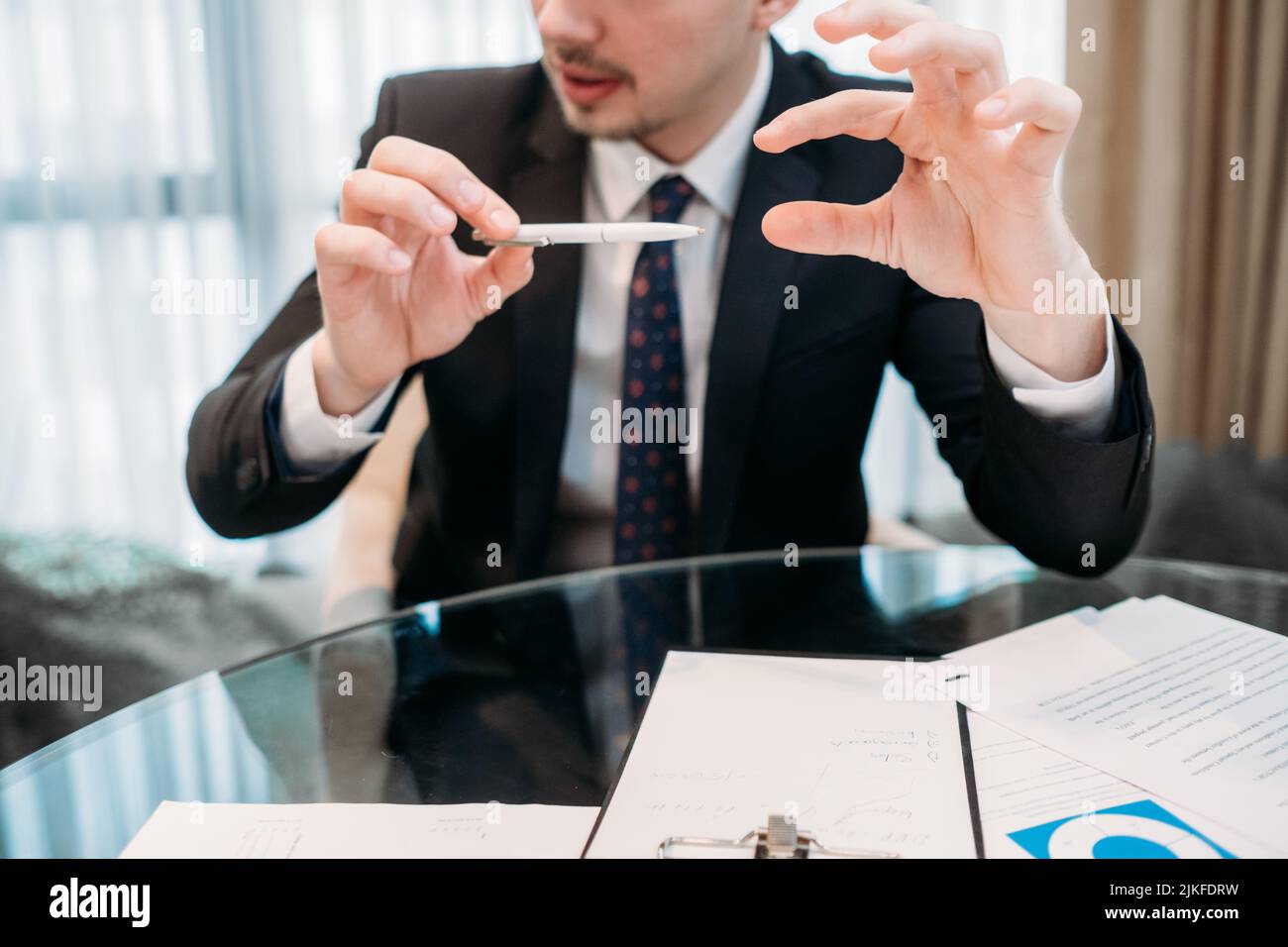 business man explaining idea creative thinking Stock Photo - Alamy