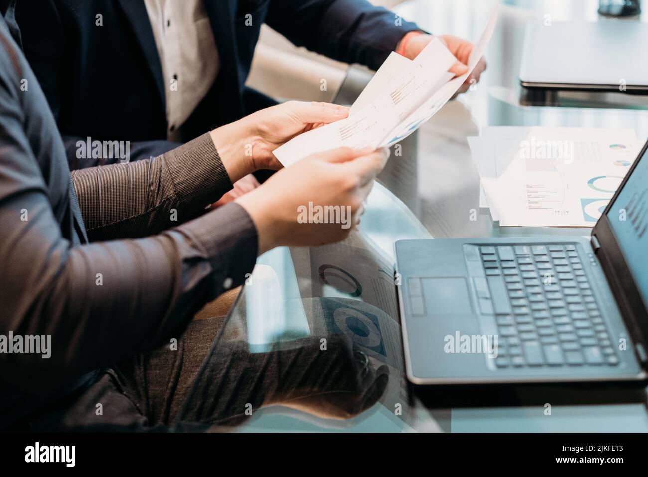 Contracts and documents hi-res stock photography and images - Alamy