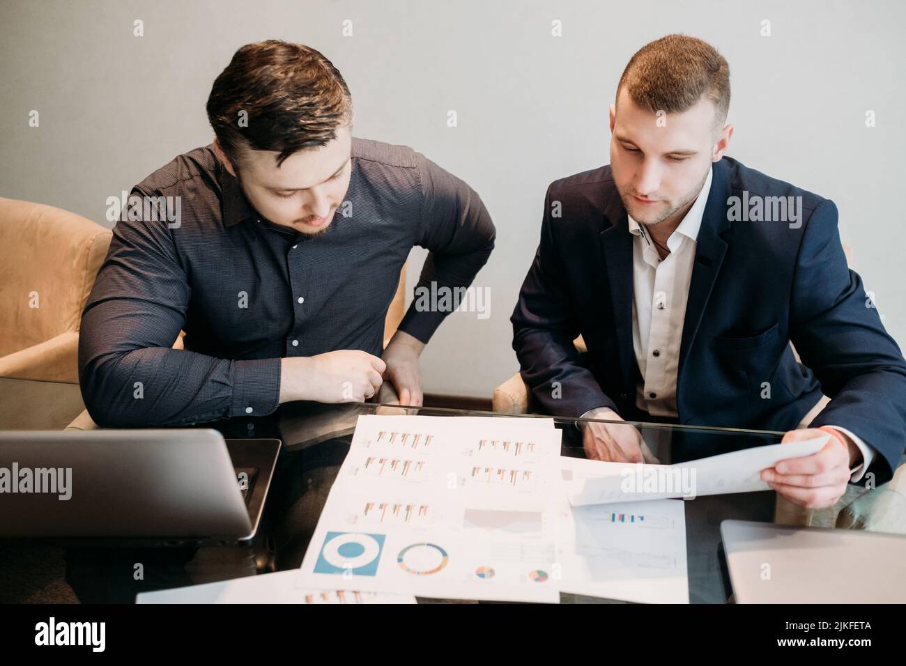 Review chart hi-res stock photography and images - Alamy