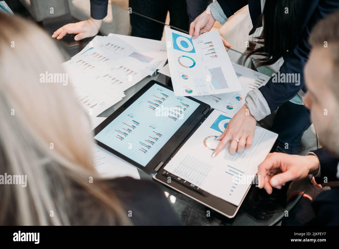 Data business statistics hi-res stock photography and images - Alamy