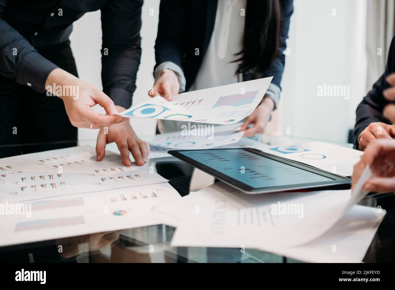 Team communication hi-res stock photography and images - Alamy