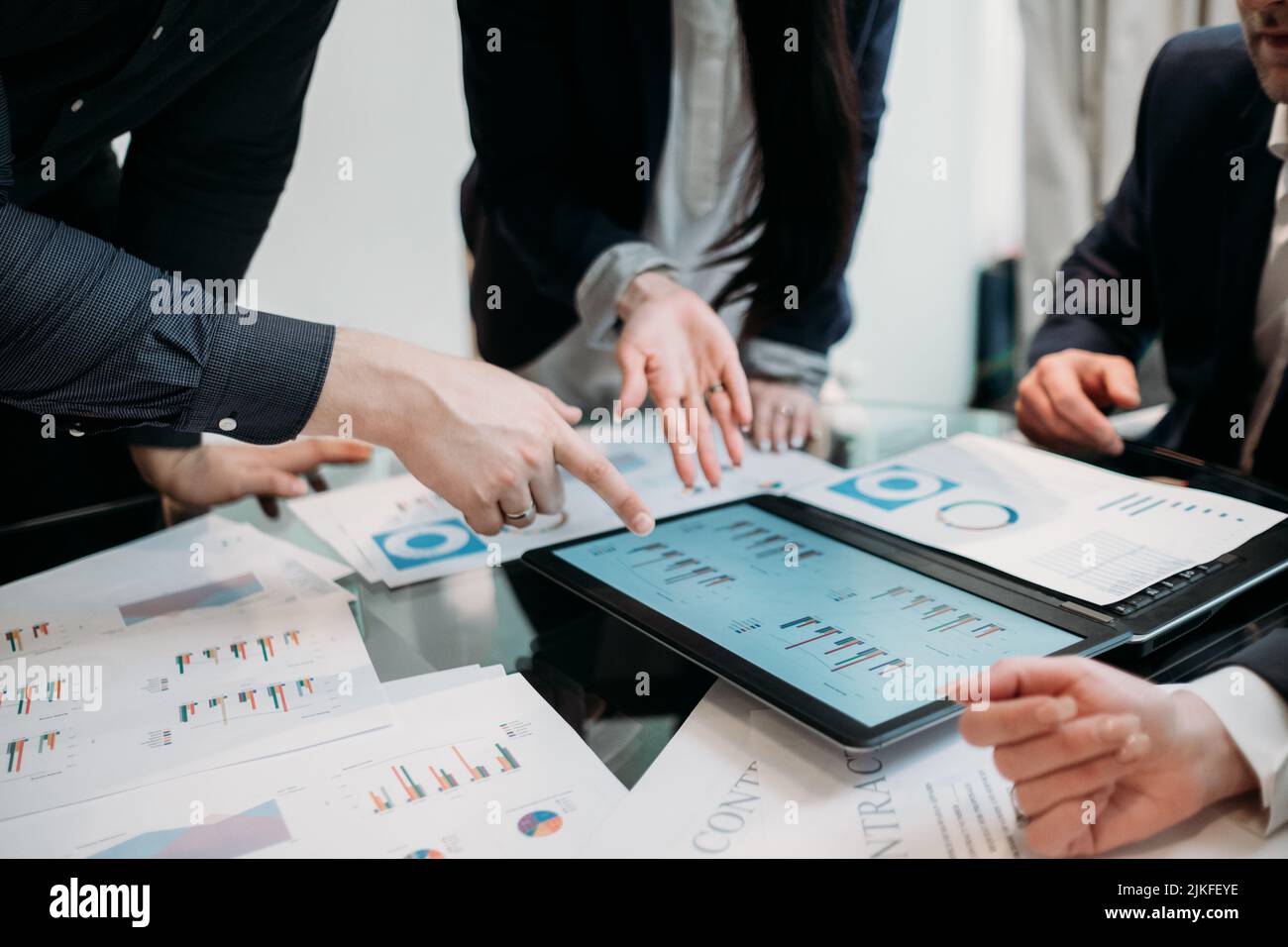 Graph document hi-res stock photography and images - Alamy
