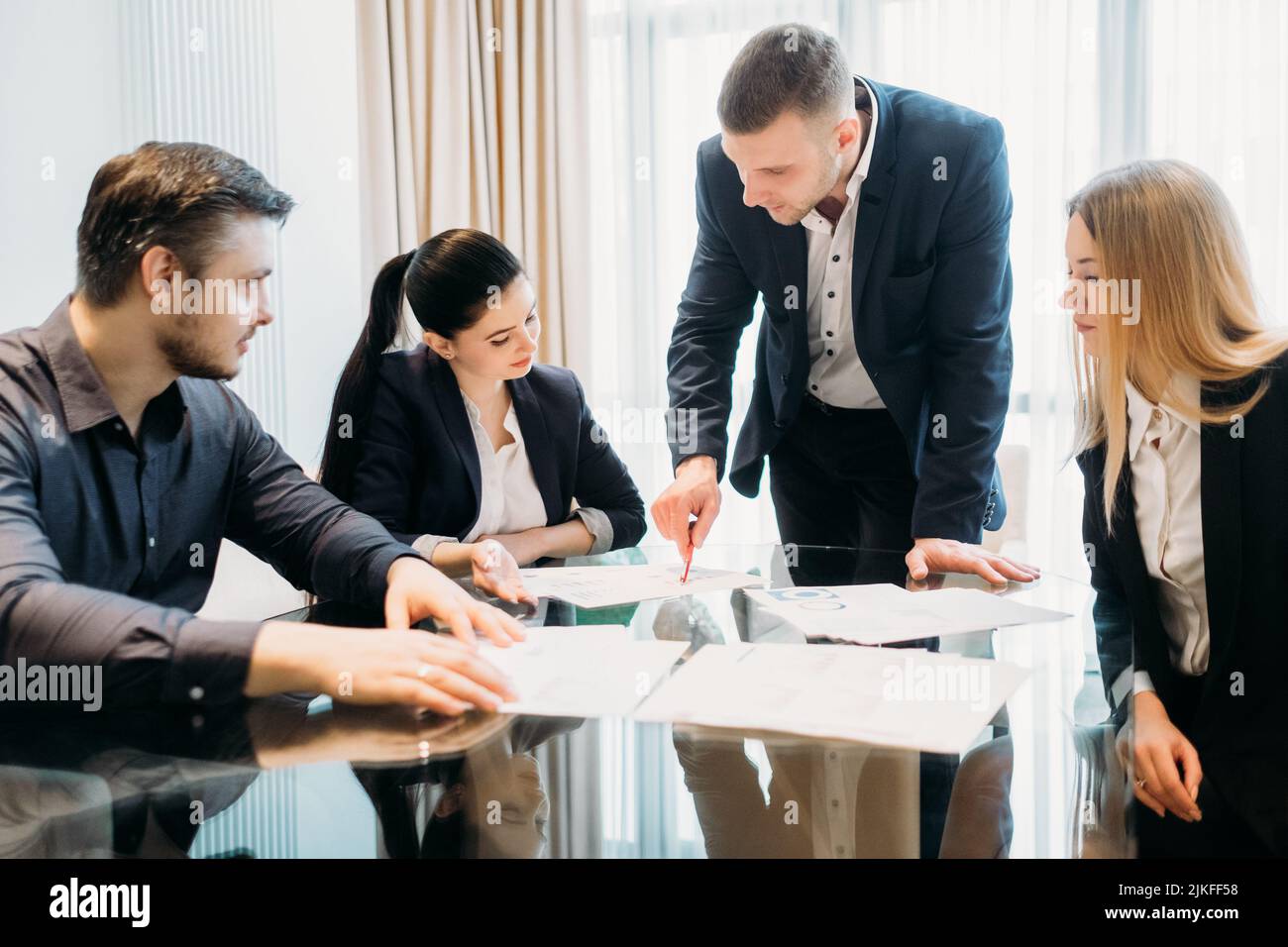 Leadership board hi-res stock photography and images - Alamy