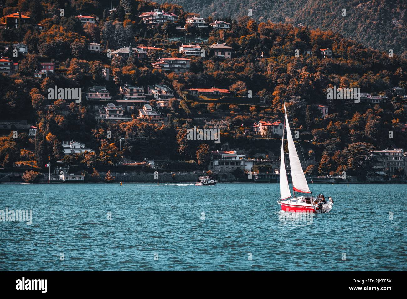 Red sail boat hi-res stock photography and images - Alamy