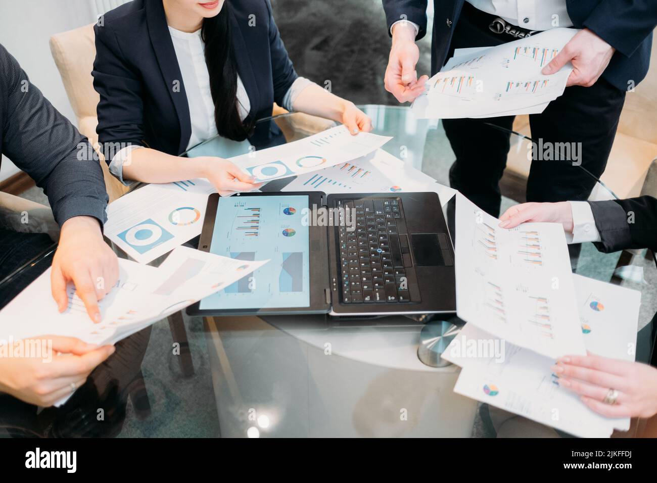 brainstorming business planning discussion office Stock Photo - Alamy