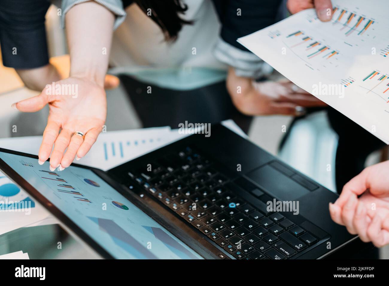 Graph document hi-res stock photography and images - Alamy