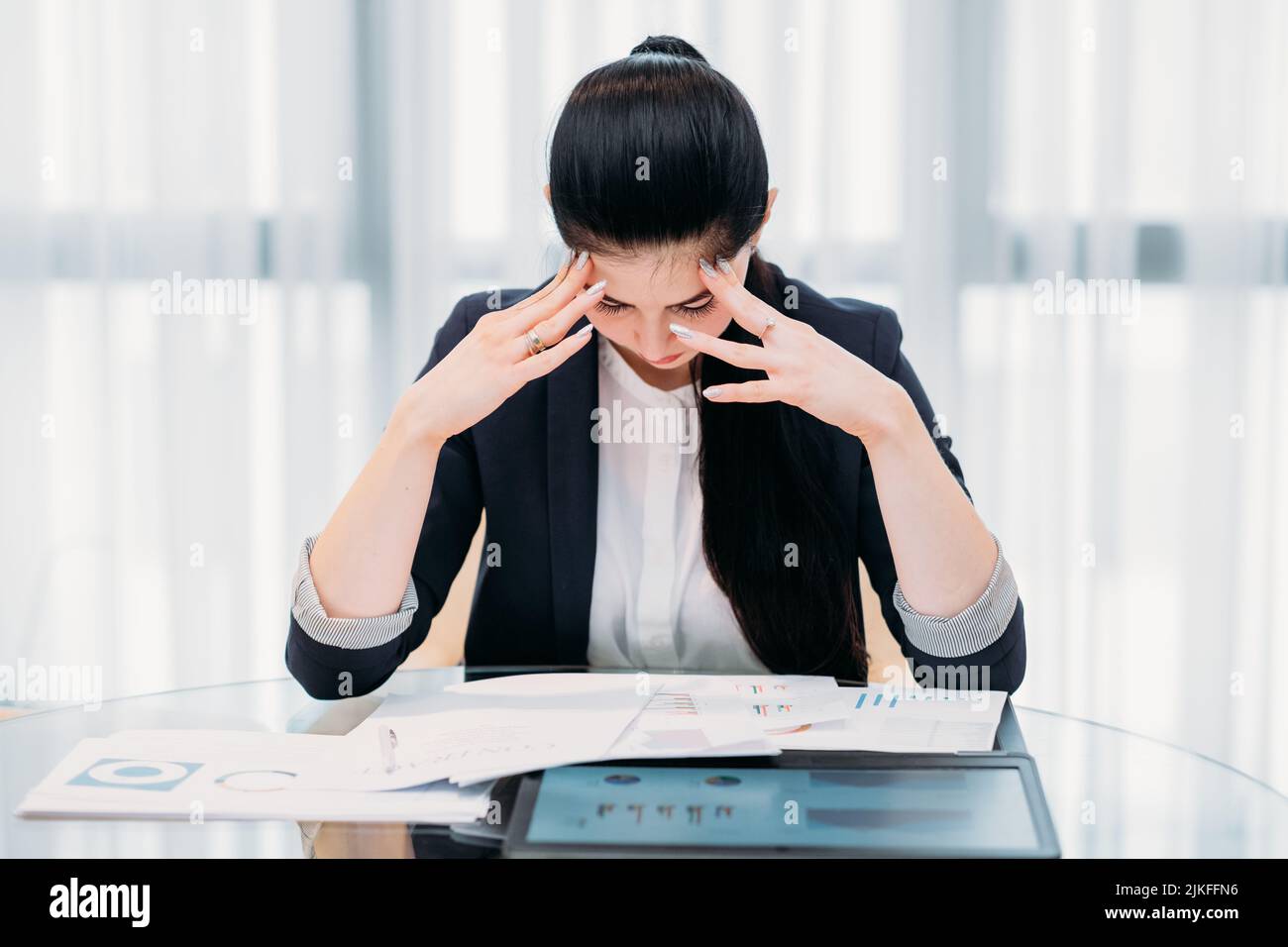 Overworked woman hi-res stock photography and images - Alamy