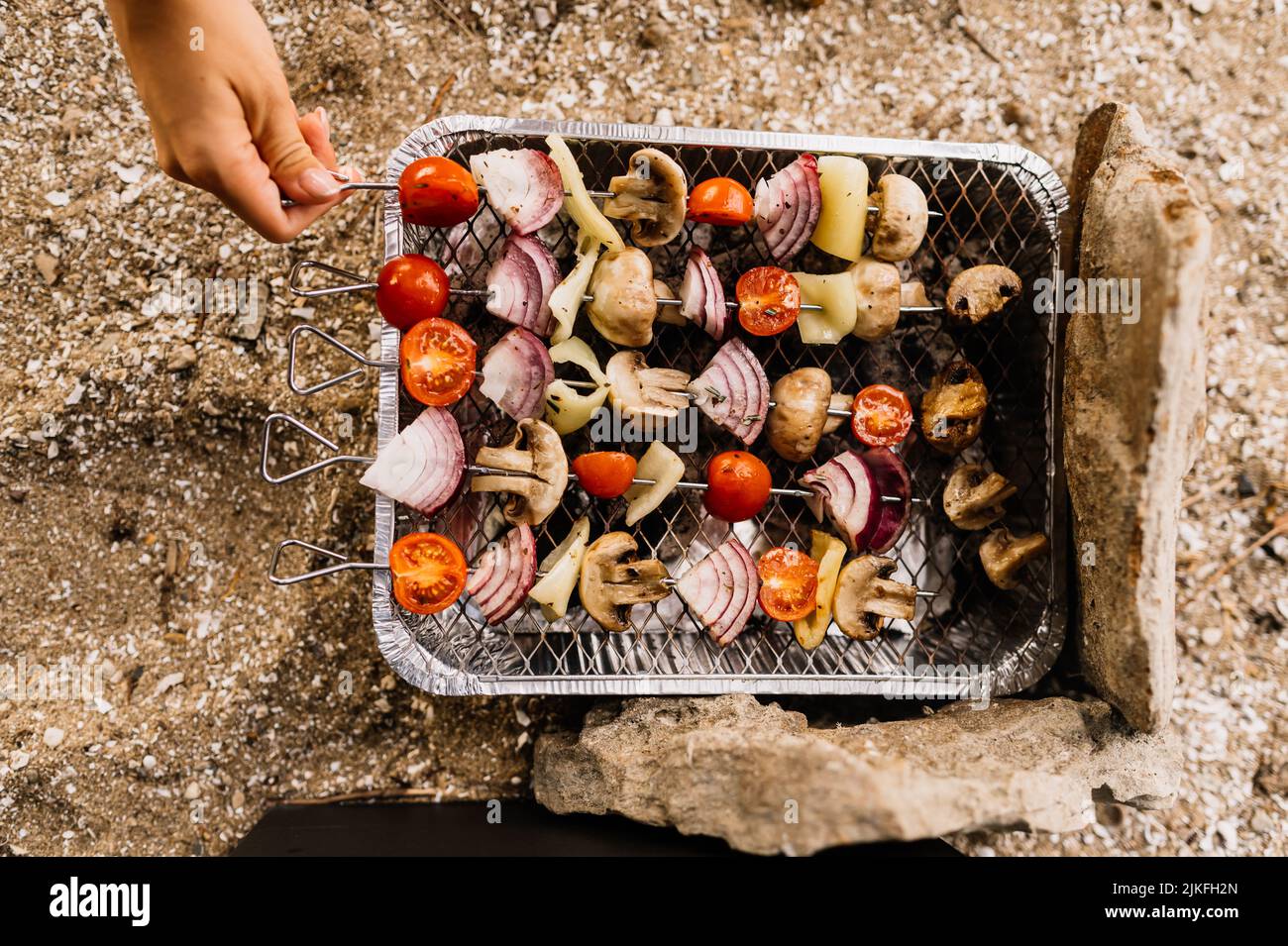 Disposable bbq hi-res stock photography and images - Alamy