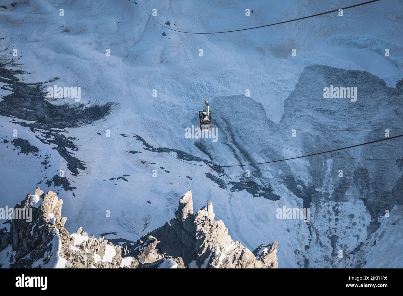 Mountain cable car from Chamonix to Aiguille du Midi, Mont Blanc, France Stock Photo - Alamy