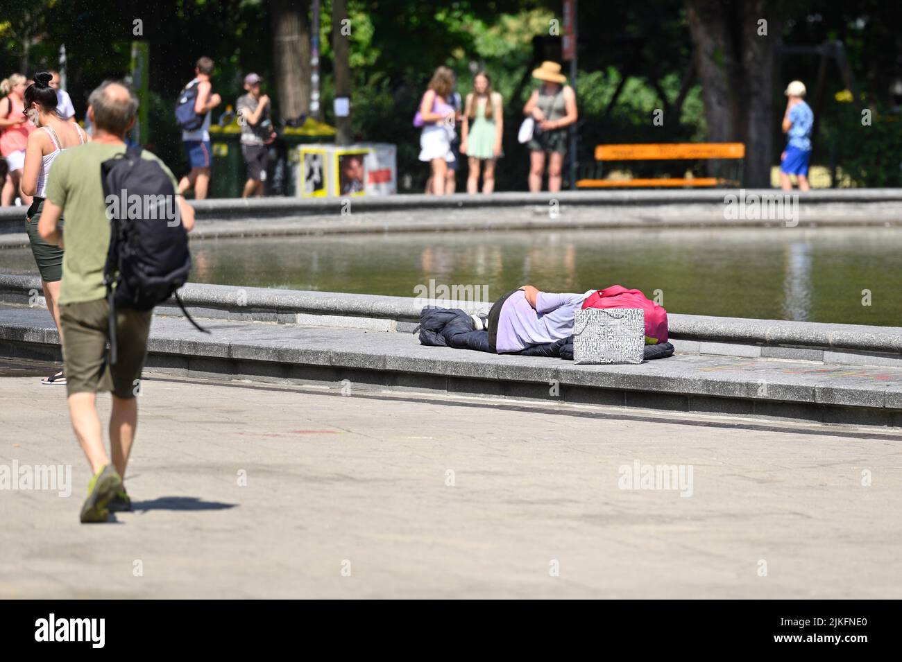 Homelessness person hi-res stock photography and images - Alamy