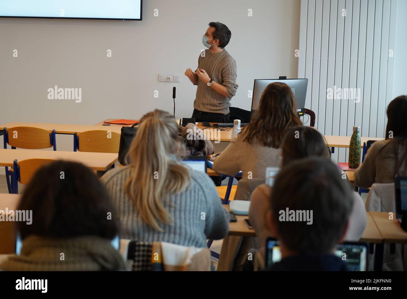 Teacher and students during a course of medicine Stock Photo - Alamy