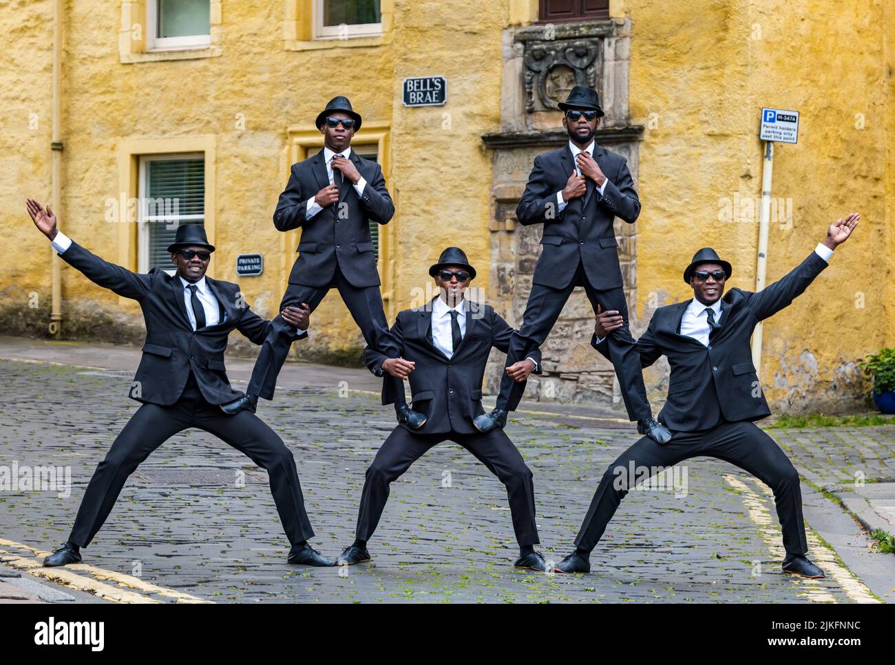 Acrobat pyramid hi-res stock photography and images - Alamy