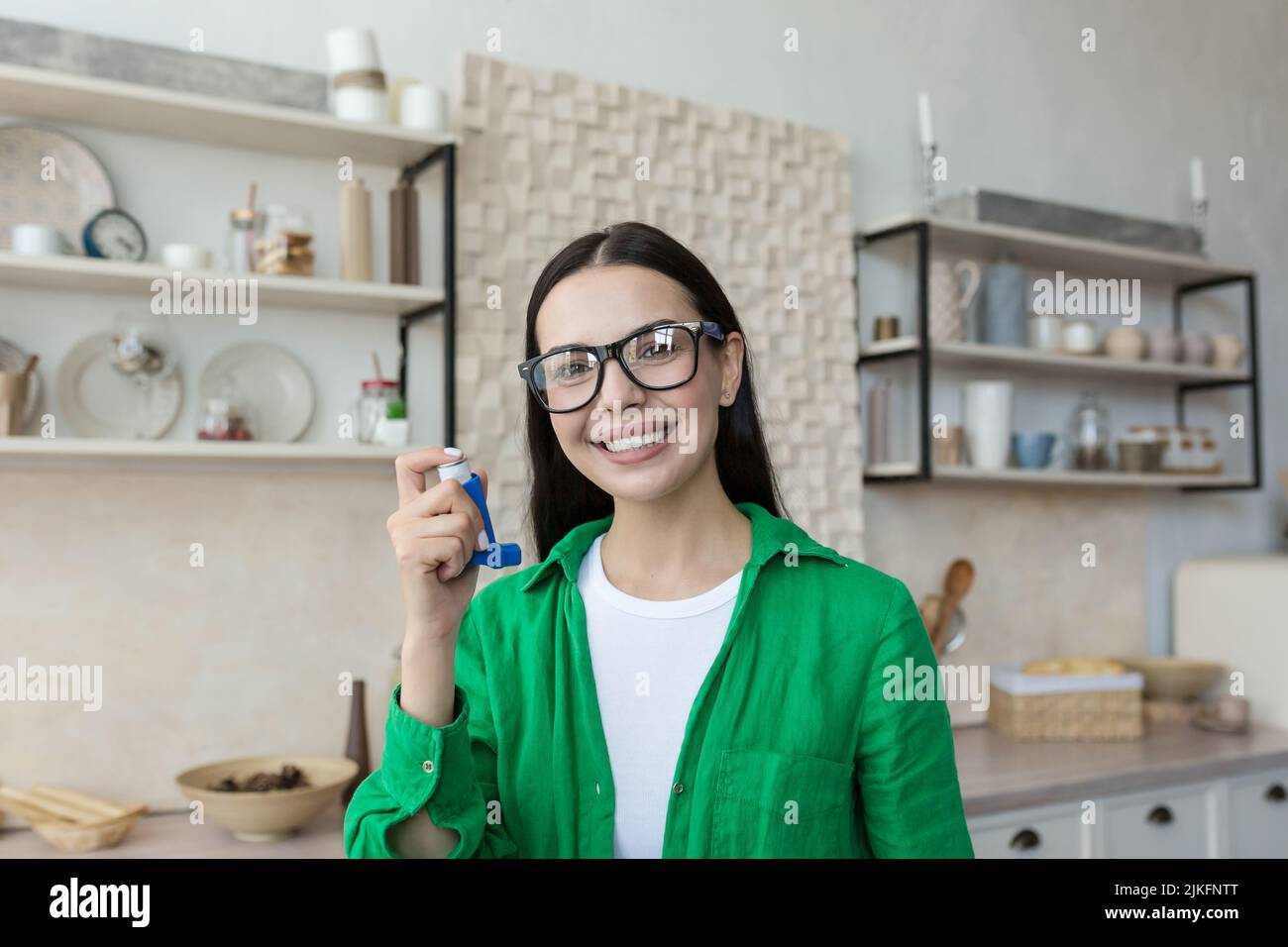 Asthma inhaler spray hi-res stock photography and images - Alamy