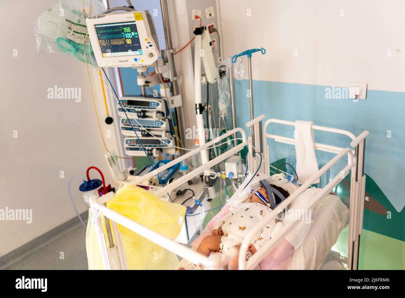 Bronchiolitis epidemic in pediatric wards of a hospital Stock Photo - Alamy