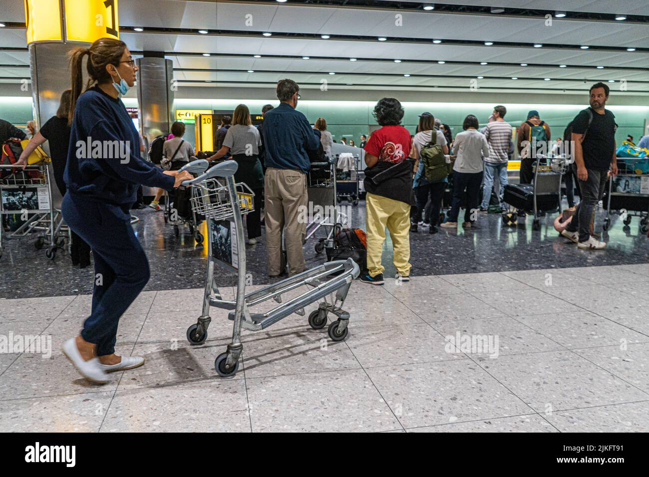 Baggage trolley heathrow airport hi-res stock photography and images ...