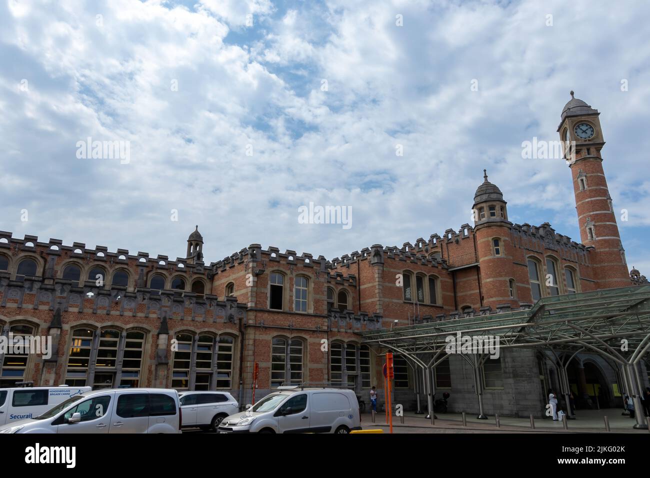 Gent Sint Pieters railway station Stock Photo - Alamy
