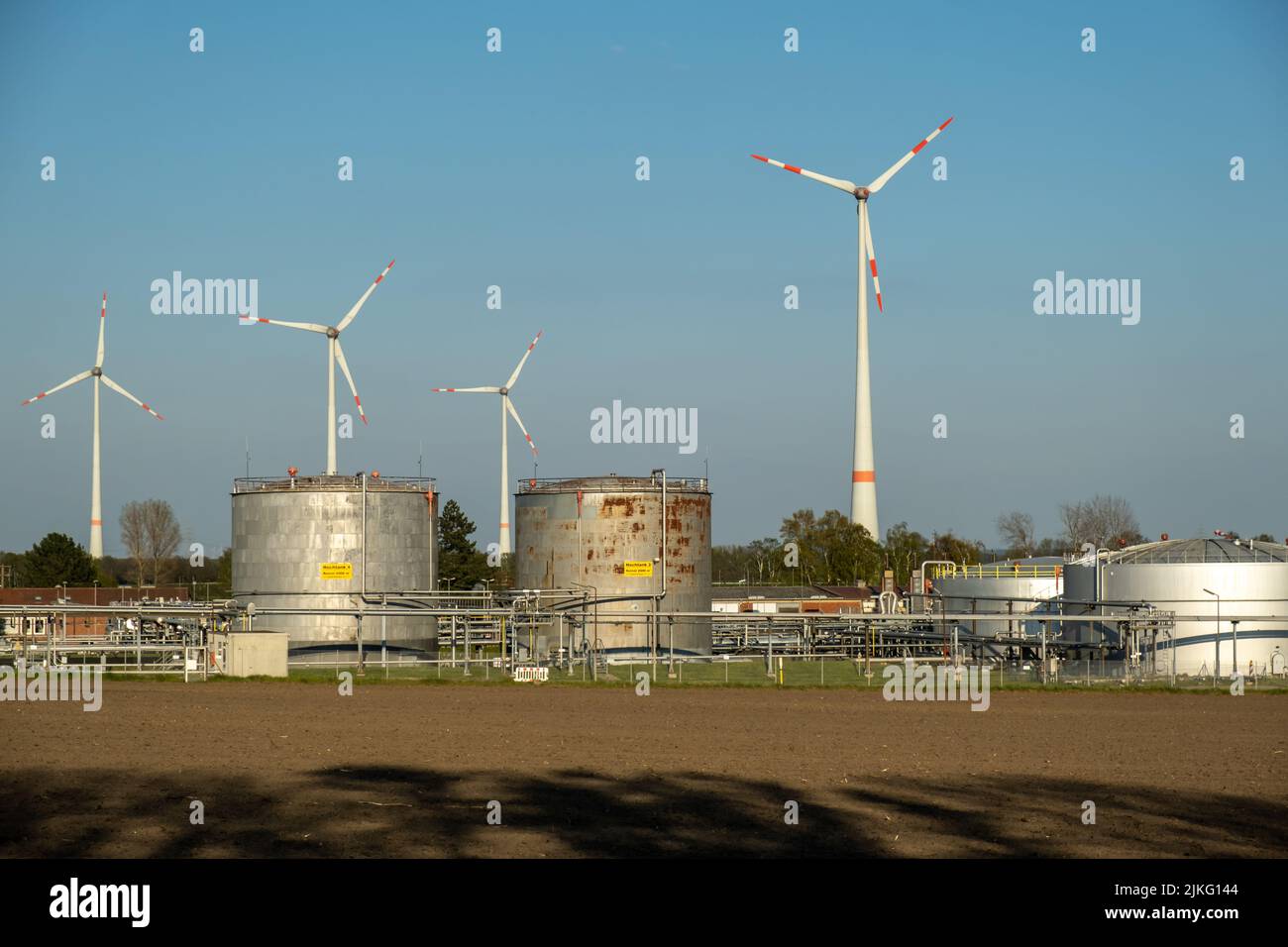 Petroleum field barenburg hi-res stock photography and images - Alamy