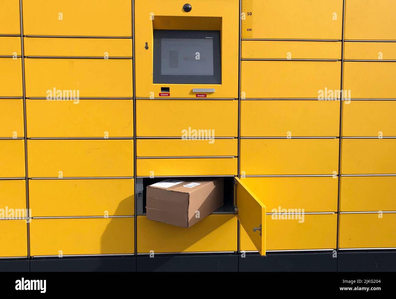 Parcel pickup hi-res stock photography and images - Alamy