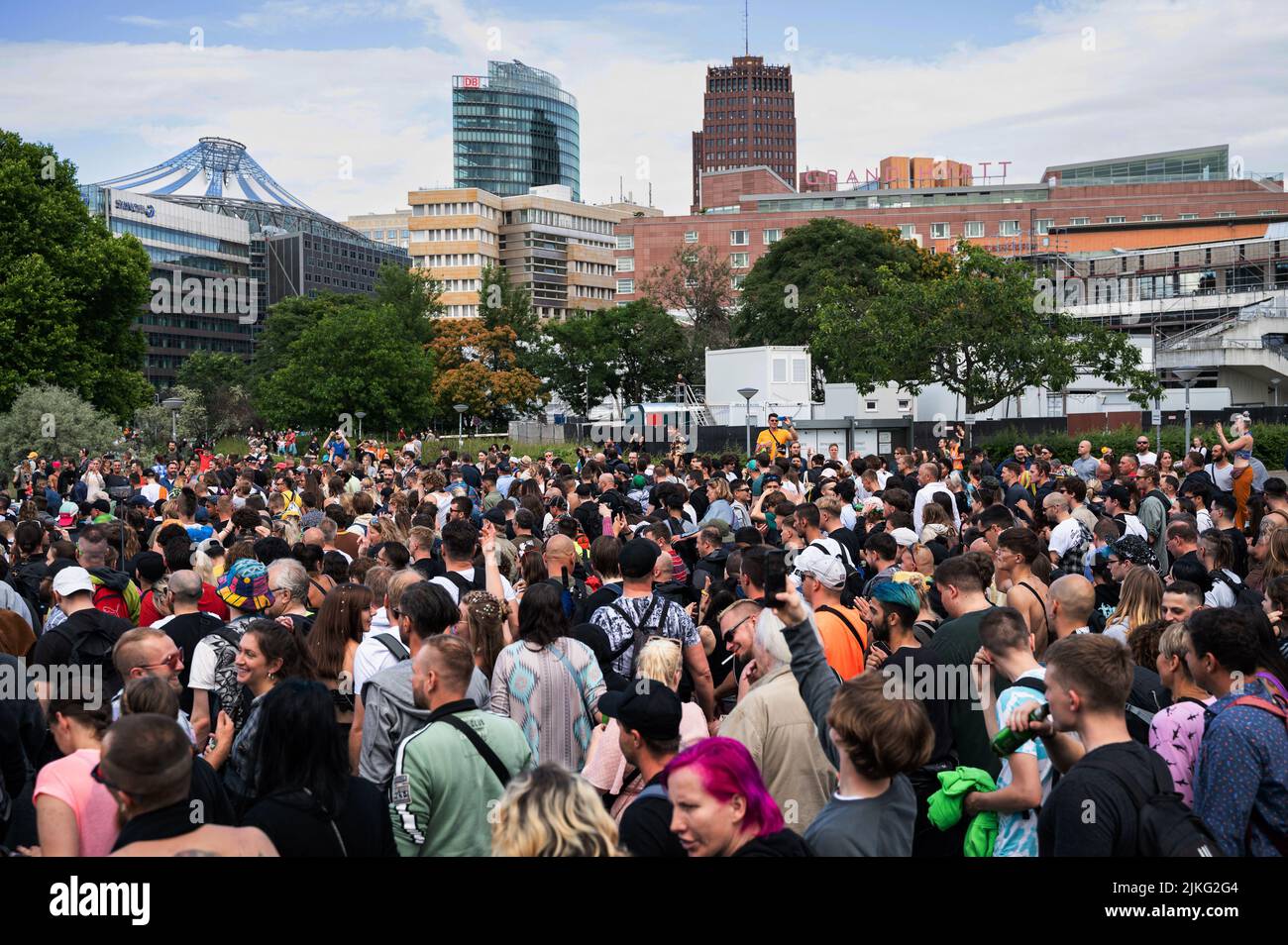 09.07.2022, Germany, Berlin, Berlin - Europe - Techno fans and revelers ...