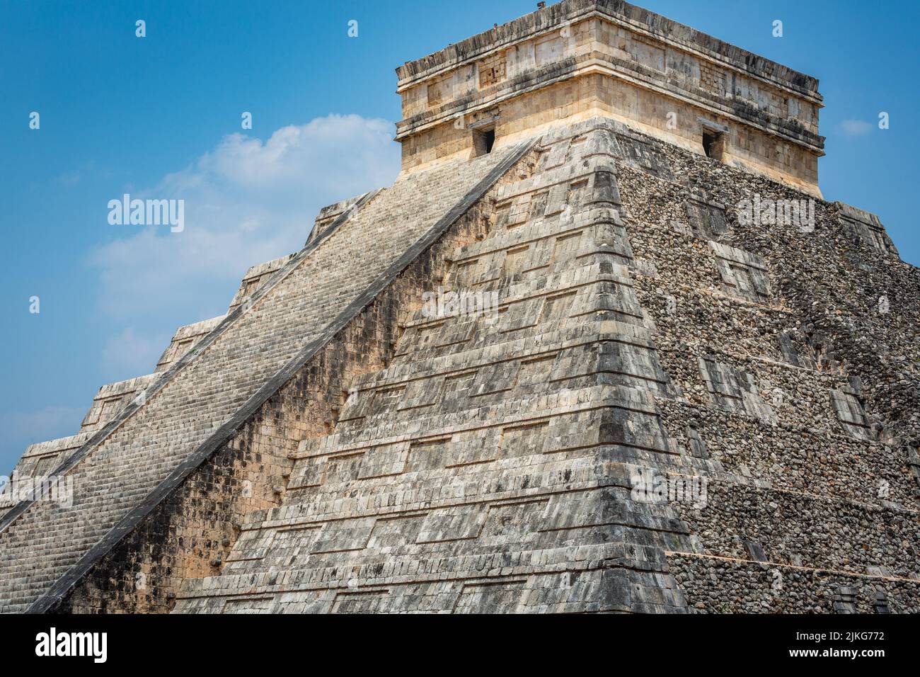 Chichen Itza kukulcan pyramid old ruin, Ancient Mayan civilization ...