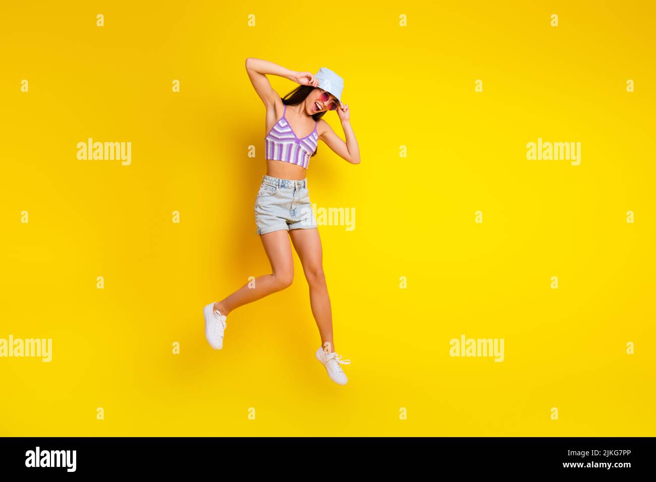 Empty pool jumping hi-res stock photography and images - Alamy