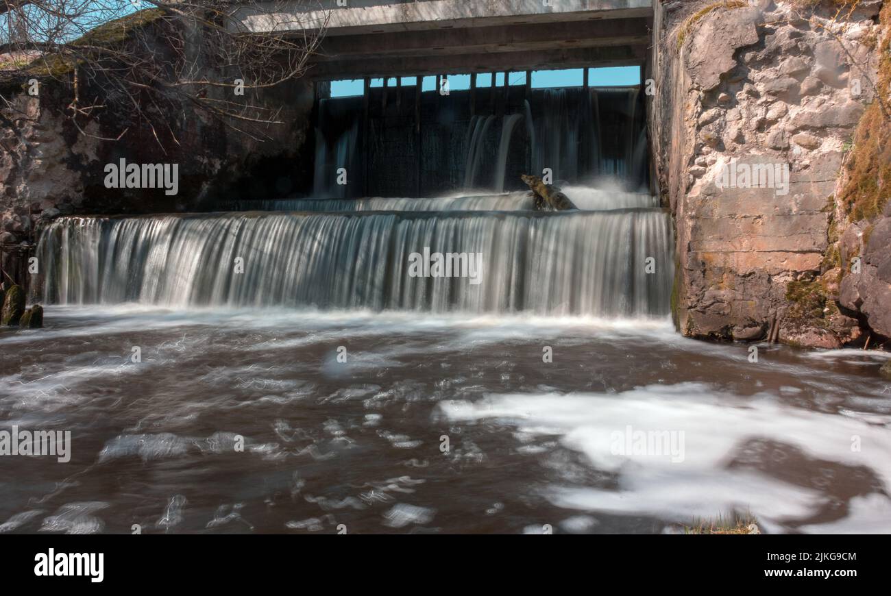 Mill dam fall hi-res stock photography and images - Alamy