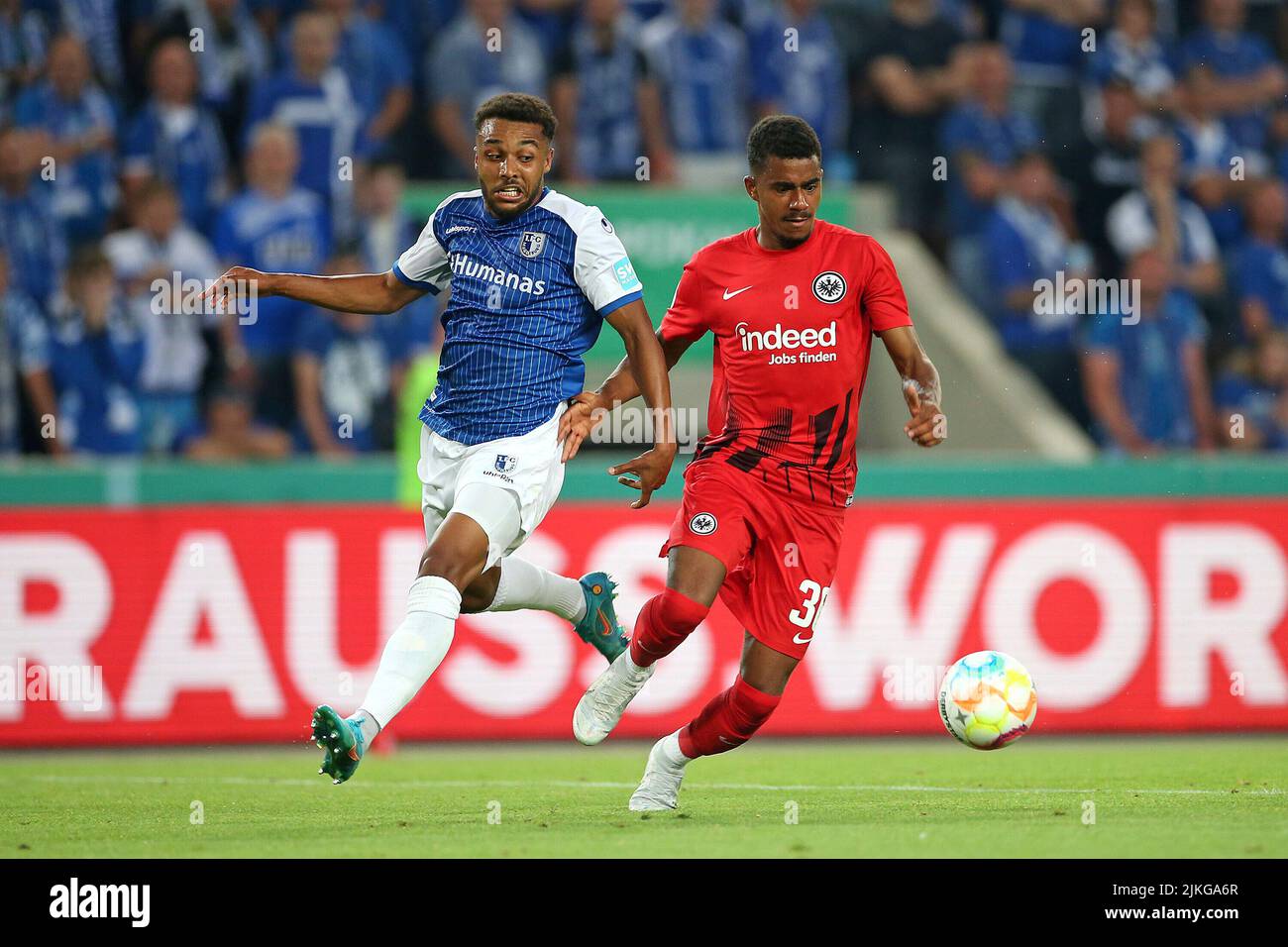 Magdeburg, Deutschland. 01st Aug, 2022. (LR) Leon Bell Bell (1st FC ...