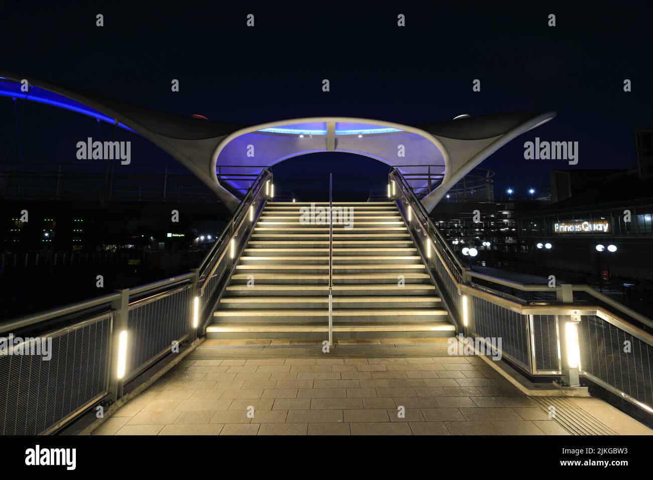 Castle street hull hi-res stock photography and images - Alamy