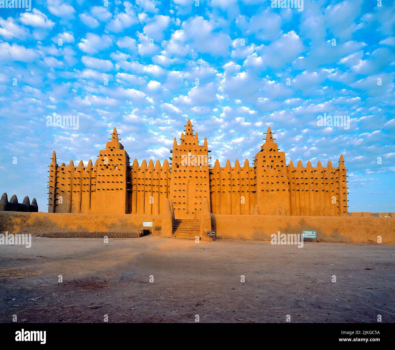 Famous Great Mosque in Djenne Mali is a UNESCO World Heritage Site ...