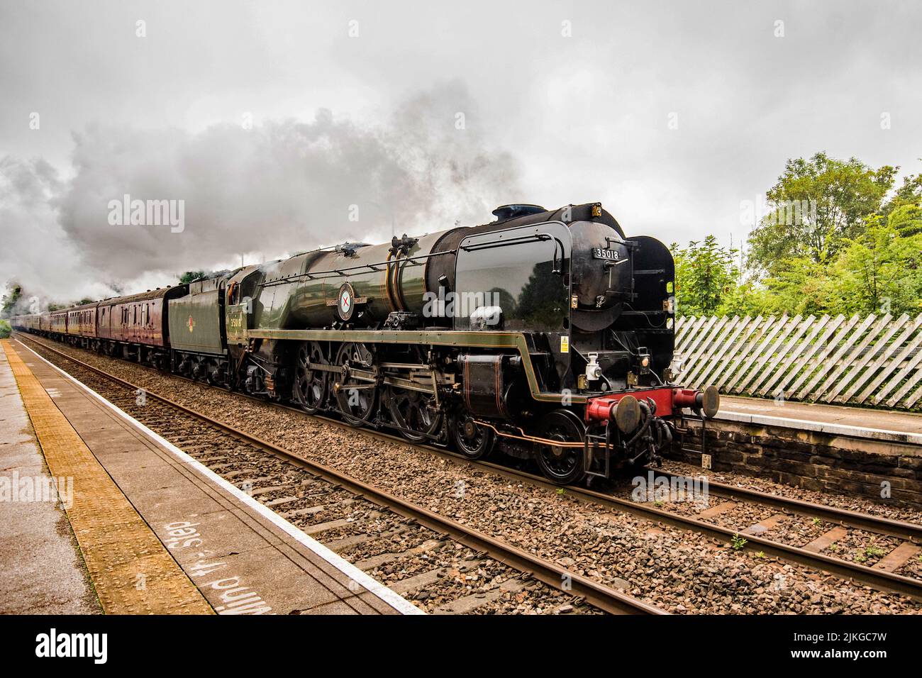 Long preston station steam movement hi-res stock photography and images ...