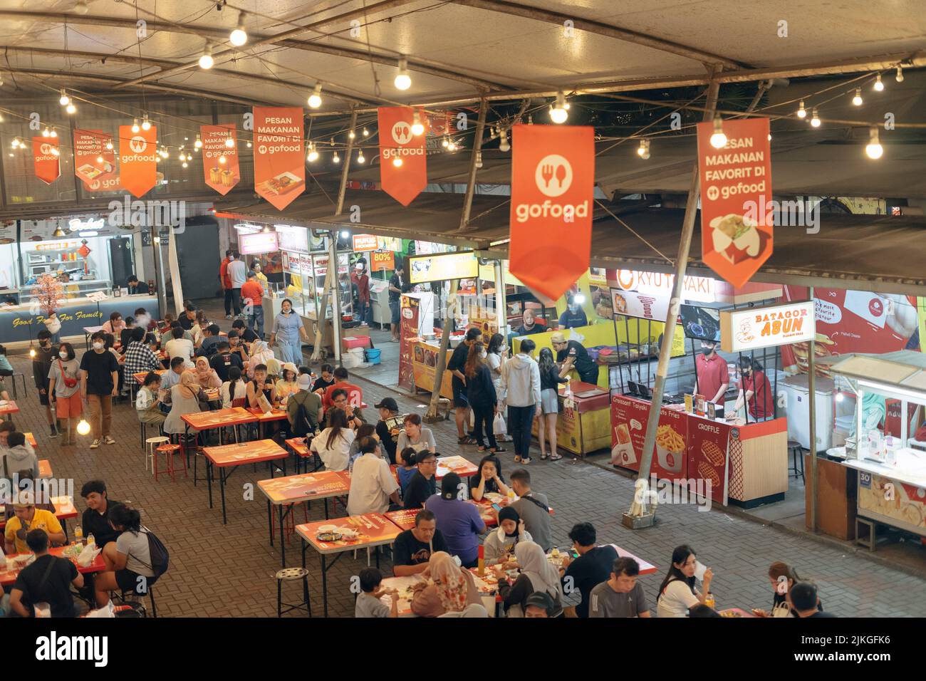 Residents enjoy dinner at Sudirman Street food center in Bandung ...