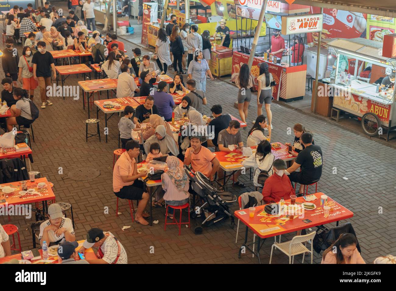 Residents enjoy dinner at Sudirman Street food center in Bandung ...